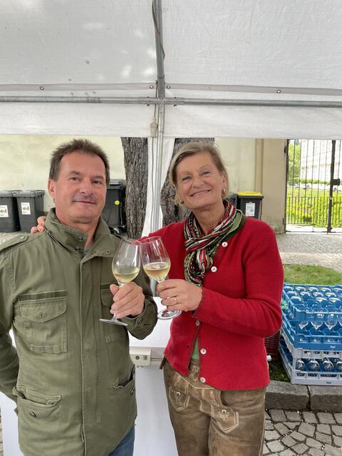 Edle Tropfen: Winzer luden zum Winzermarkt beim Schloss Mirabell ...