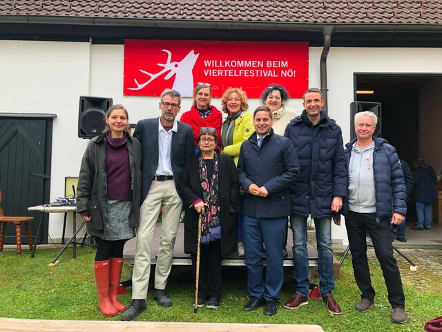 Wald/4-Festival: Kunstprojekt "AUSGEMUSTERT" in Allentsteig eröffnet ...