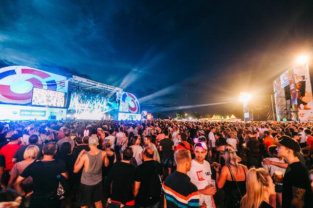 RAF Camora, Silbermond, The BossHoss: Das Line-up beim Donauinselfest ...