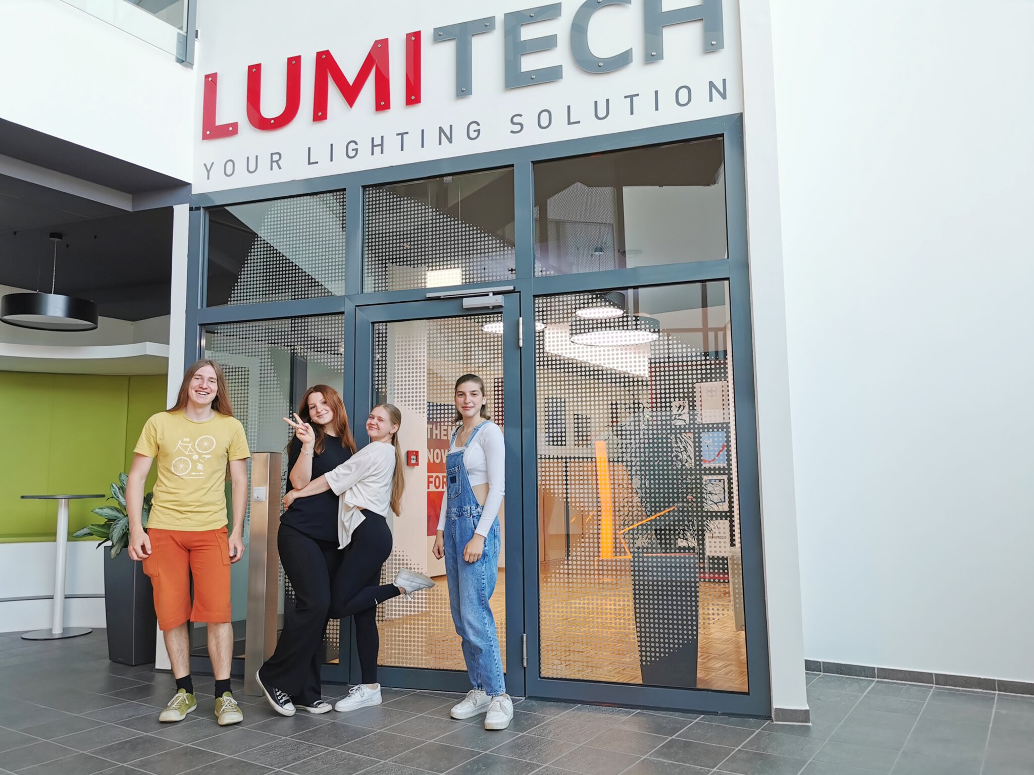 NaWi-Schüler/innen erkunden LED-Lichtlösungen: Exkursion zur Firma LumiTech - Jennersdorf