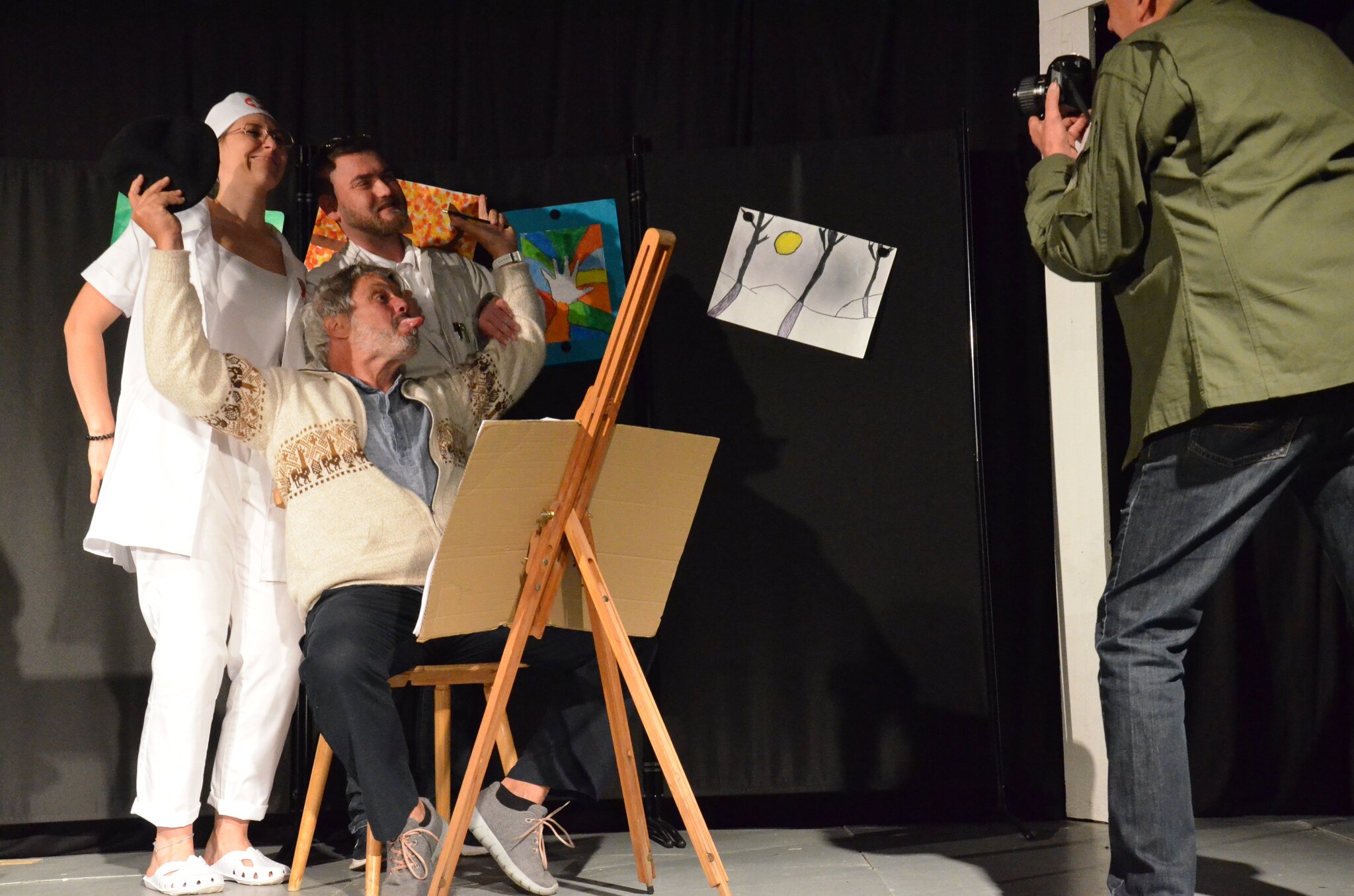 Komödie in Stams "Die Straße der Masken": Das Kleine Bezirkstheater ...