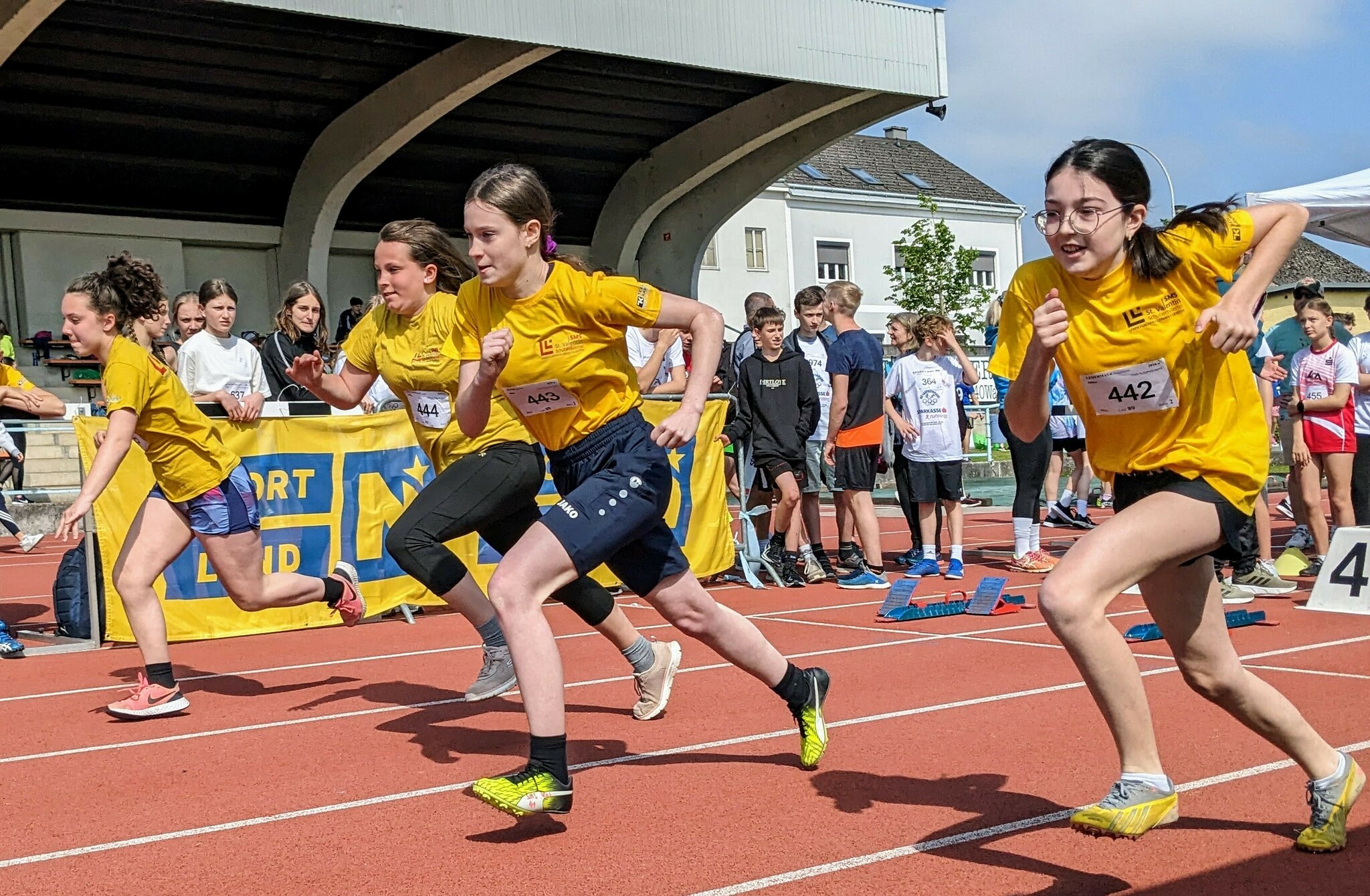 Sportliches Highlight: SMS St. Valentin bei Laufolympiade in Amstetten ...