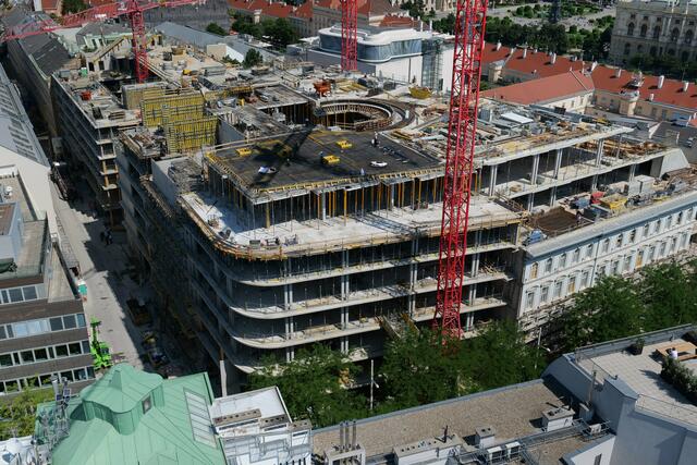 Mariahilfer Straße: Signa-Kaufhaus "Lamarr" kurz vor der Dachgleiche - Neubau