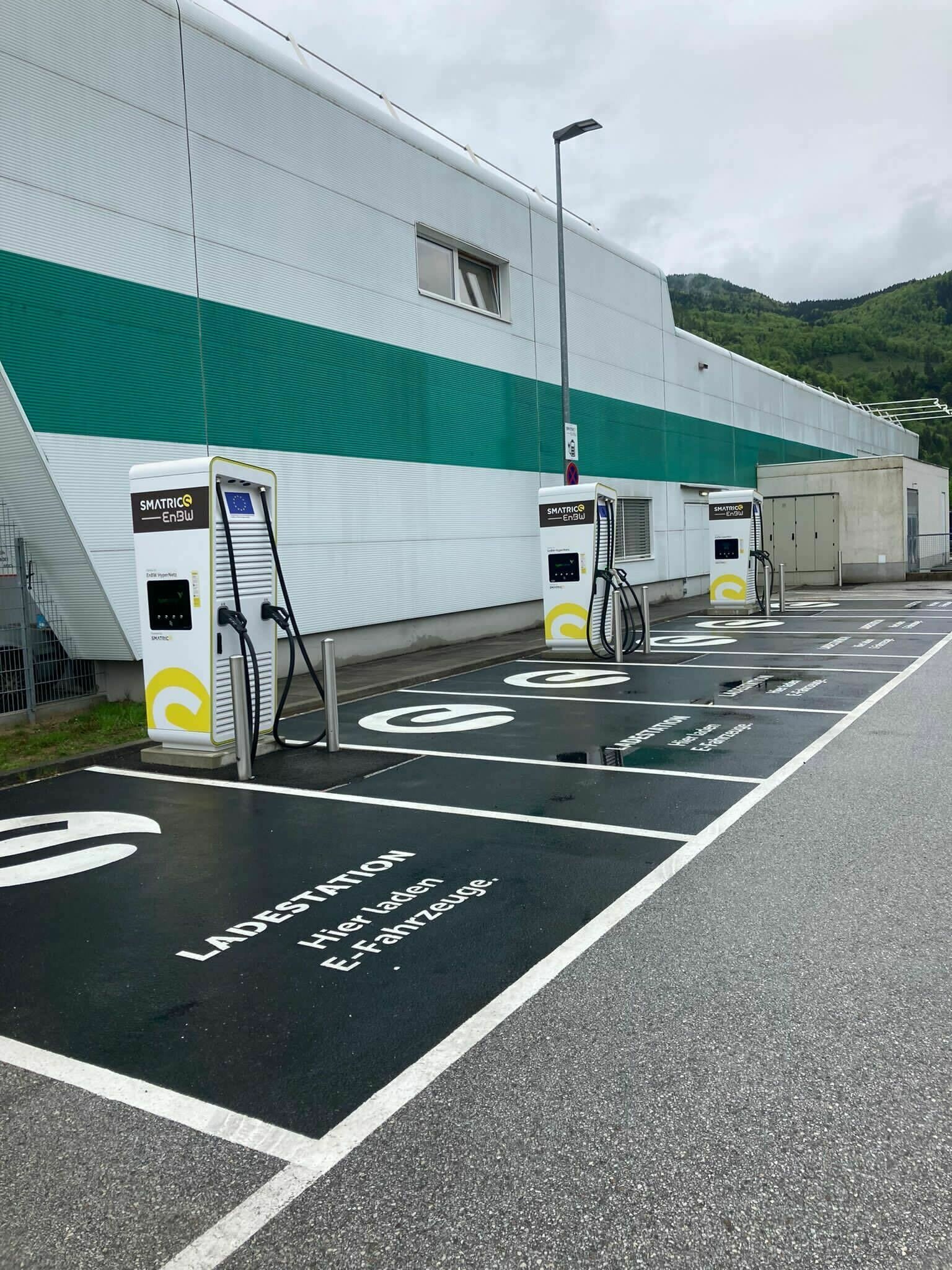 Zentral im Salzkammergut: Neue Ladestationen für E-Autos in Bad Ischl eröffnet - Salzkammergut