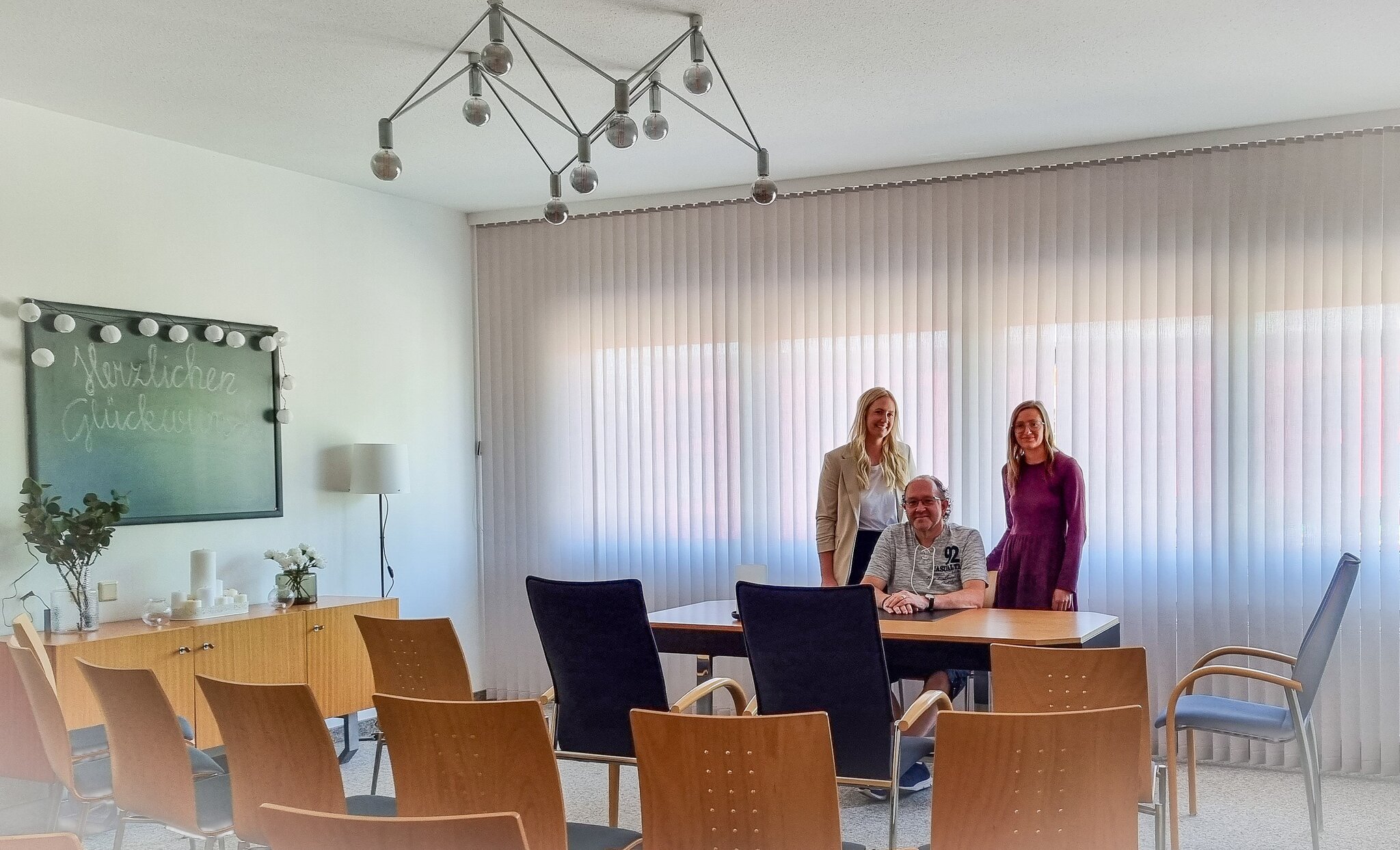 Trauungsraum: Neu gestalteter Trauungsraum – die Hochzeitssaison kann ...