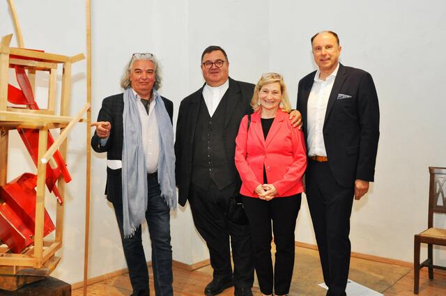 Vernissage von Alexander Kandut eröffnet Kultursommer auf Schloss ...