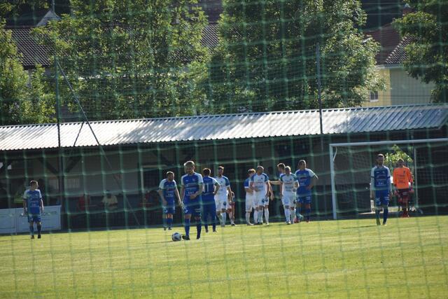 Fußball - II. Liga Süd: SpG Edelserpentin mit 4:1 in Jabing nun Meister ...