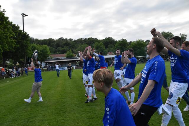 Fußball - II. Liga Süd: SpG Edelserpentin mit 4:1 in Jabing nun Meister ...