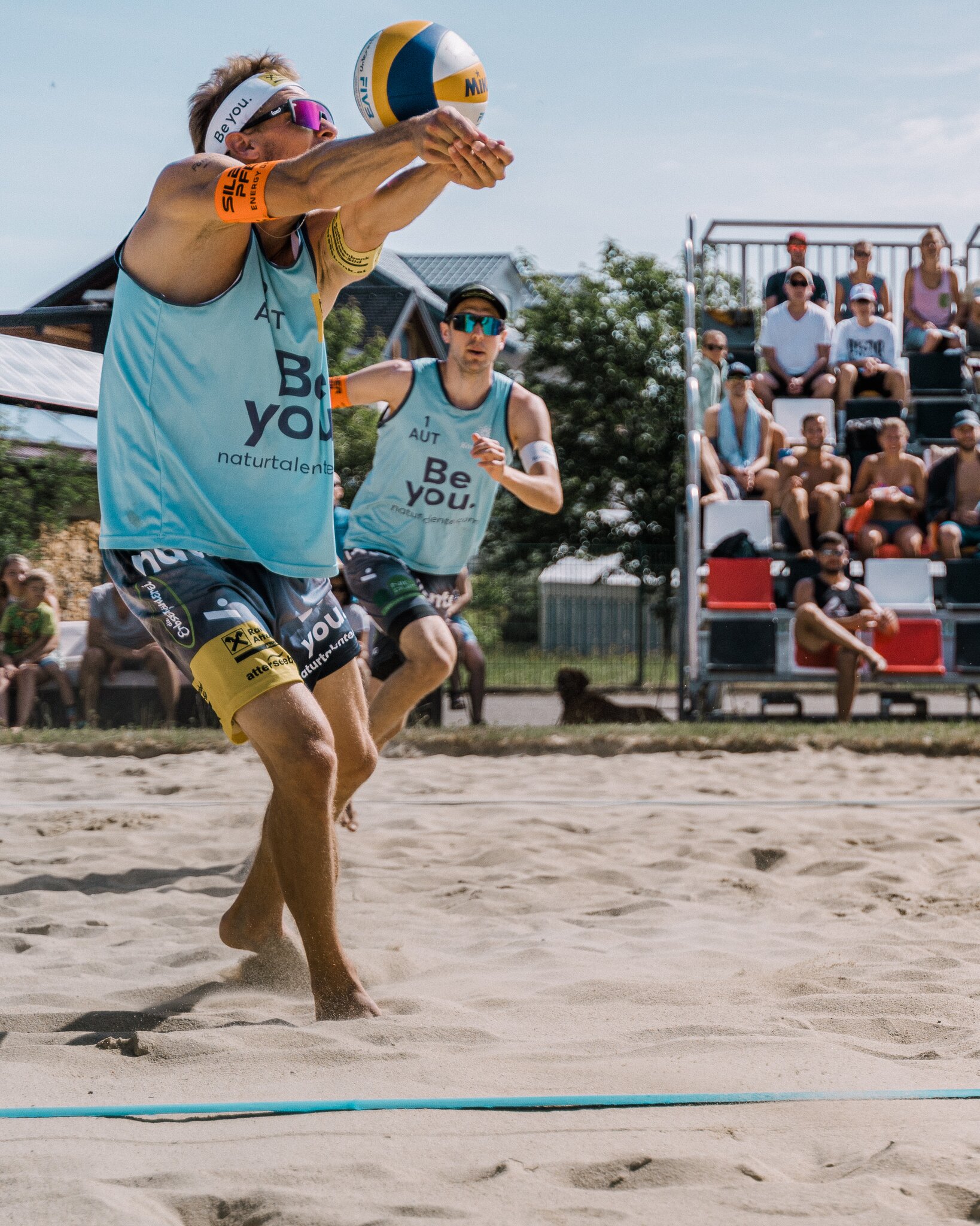 win2day BV PRO OPEN: Beachvolleyball-Elite schlägt in Unterach auf ...