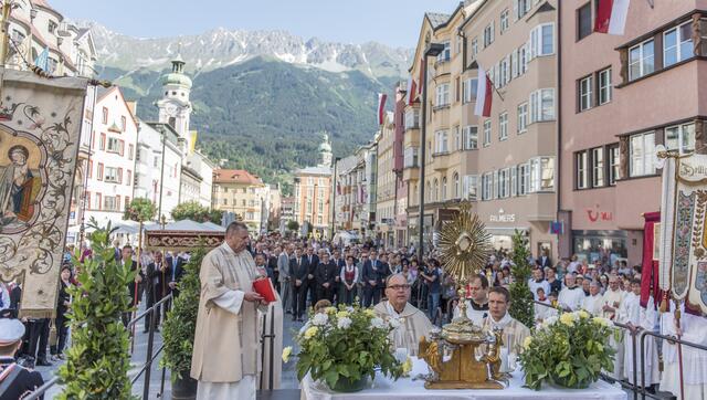 Fronleichnam: Prozessionen in ganz Tirol, Landesprozession vom Dom zur ...