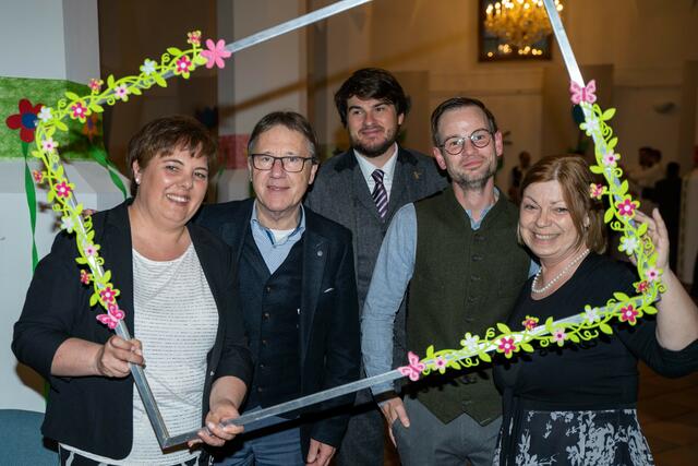 Lebenshilfe: "Liebe das Leben": Rauschende Ballnacht in Mondsee ...