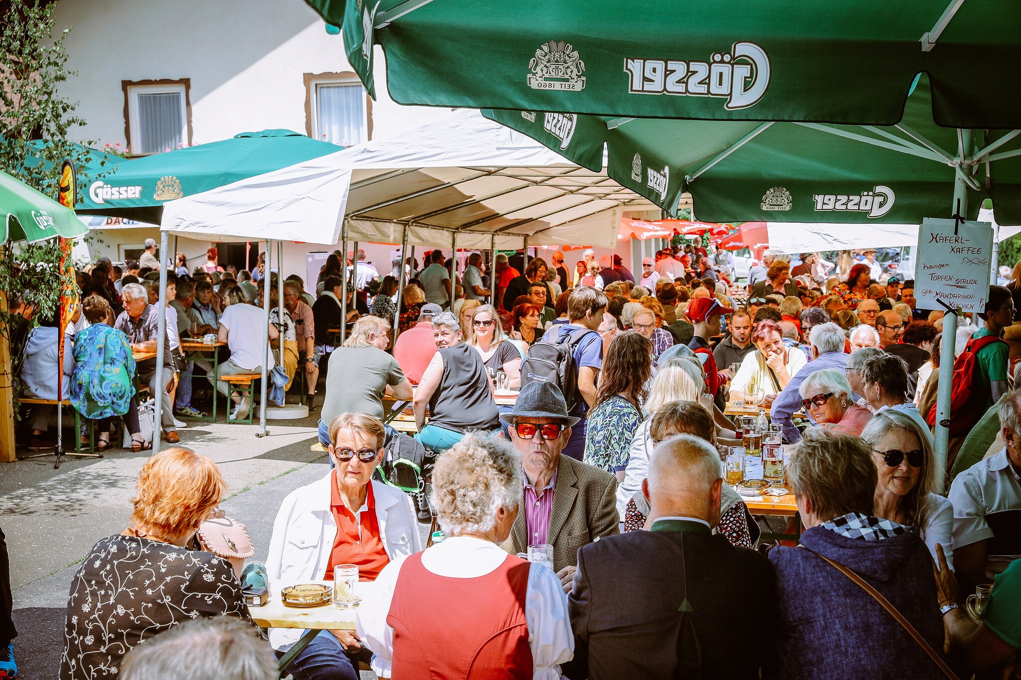 Feierlaune in Trofaiach: Hafninger Gasslfest lockte mit Musik und Kulinarik - Leoben