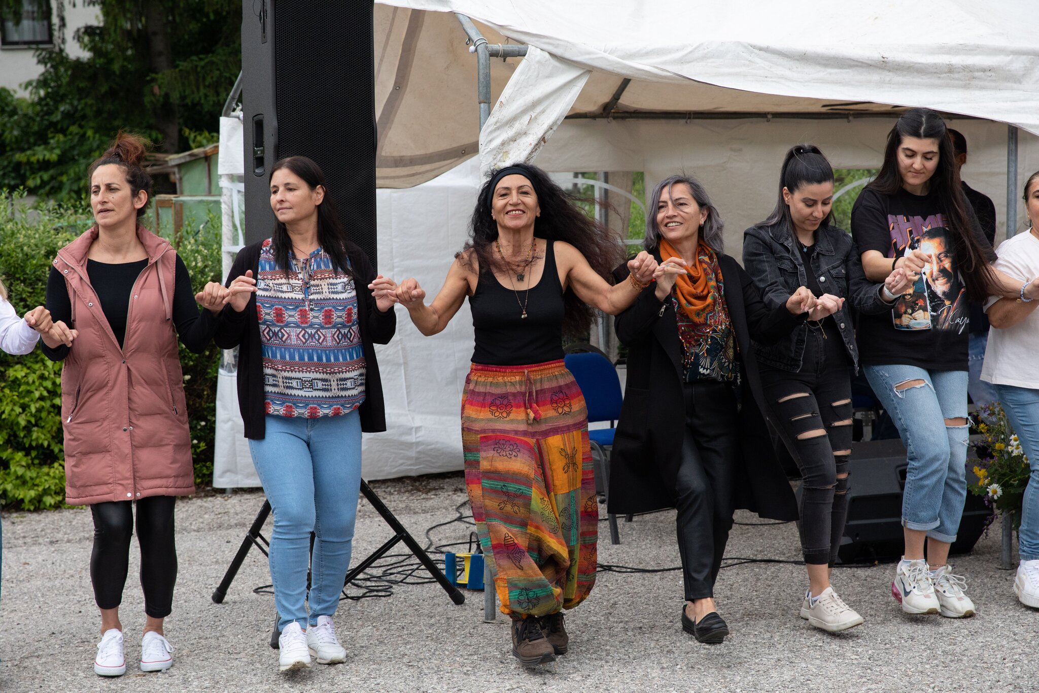 Kurdische Gesellschaft: Straßenfest: Gemütliches Feiern mit guten ...