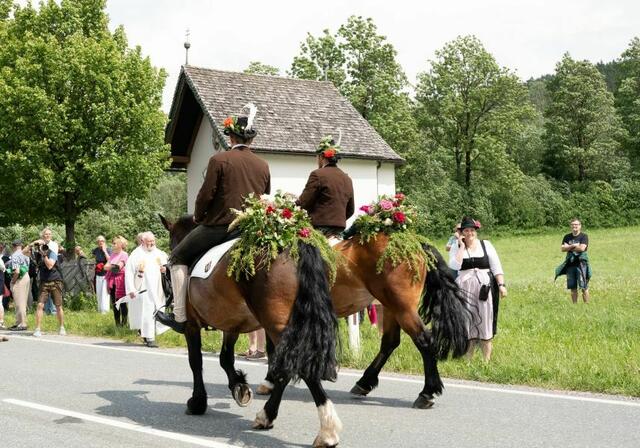 Brixental, Antlassritt: Gelebte Tradition beim Brixentaler Antlassritt ...