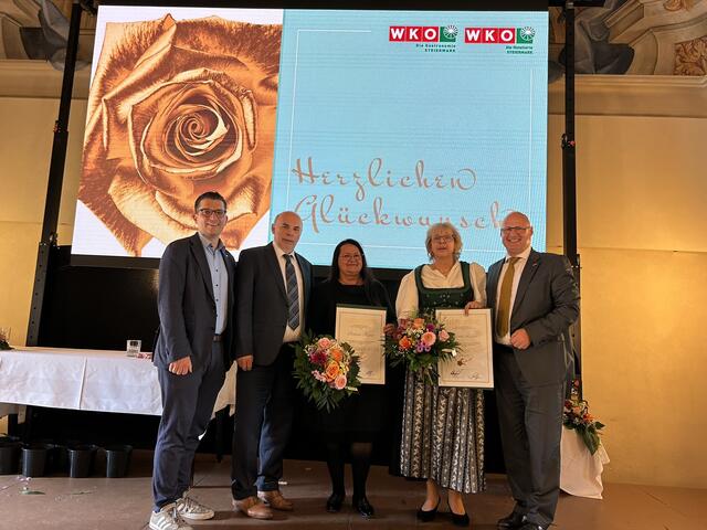 Goldene Wirtinnenrose: Drei Vollblut-Wirtinnen wurden ausgezeichnet ...