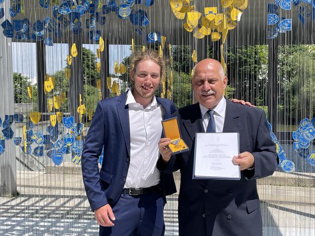 Vösendorfer erhält hohe Auszeichnung: Land Niederösterreich ehrte ...