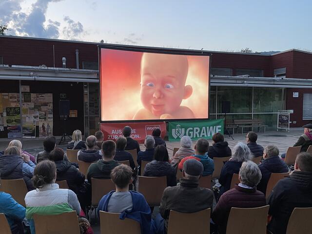 Sommerkino-Start: In Thannhausen spielte sich der Rotzbub in die Herzen ...