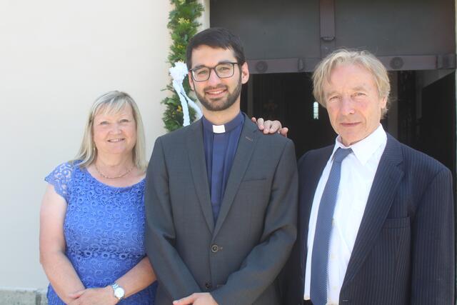 Pfarrer aus Schöngrabern: Michael Semmelmeyer ist Priester (mit Video ...