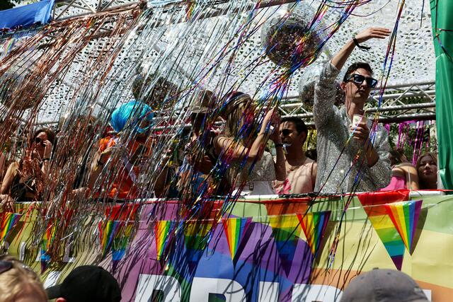 Vienna Pride 2023: So ausgelassen wurde bei der Regenbogenparade ...