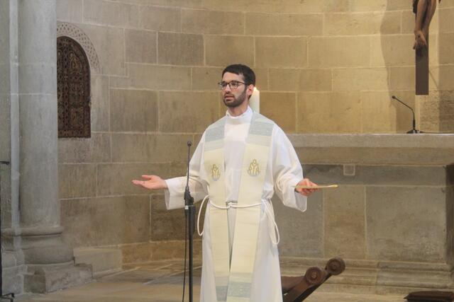 Pfarrer aus Schöngrabern: Michael Semmelmeyer ist Priester (mit Video ...