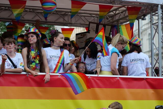 Vienna Pride 2023: So ausgelassen wurde bei der Regenbogenparade ...