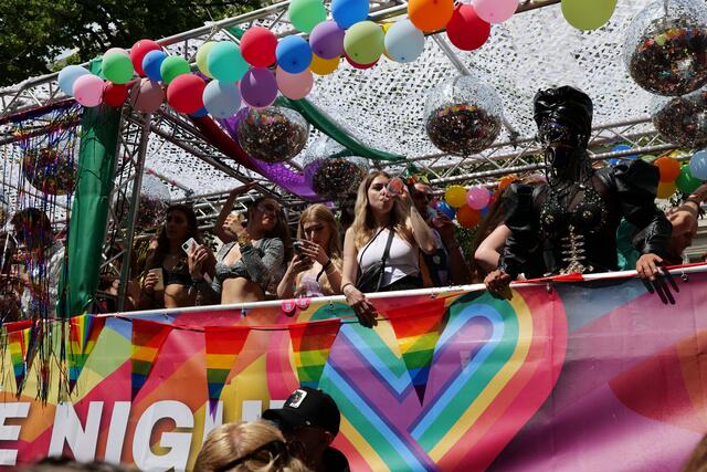 Vienna Pride 2023: So ausgelassen wurde bei der Regenbogenparade ...