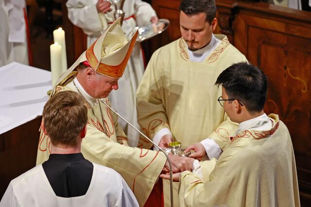 Stift Schlierbach: Pater Samuel Lai zum Priester geweiht - Kirchdorf