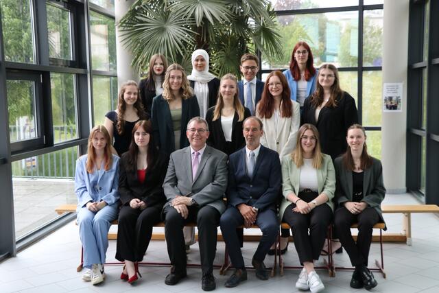 FSD Rohrbach: Fachschüler freuen sich über bestandene ...