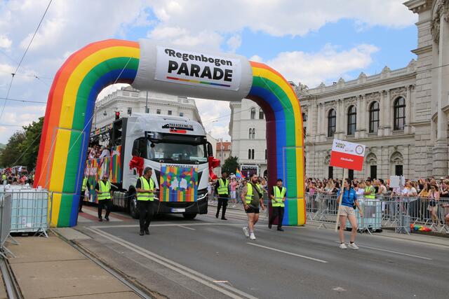 Vienna Pride: Regenbogenparade Wien 2023 - Wien