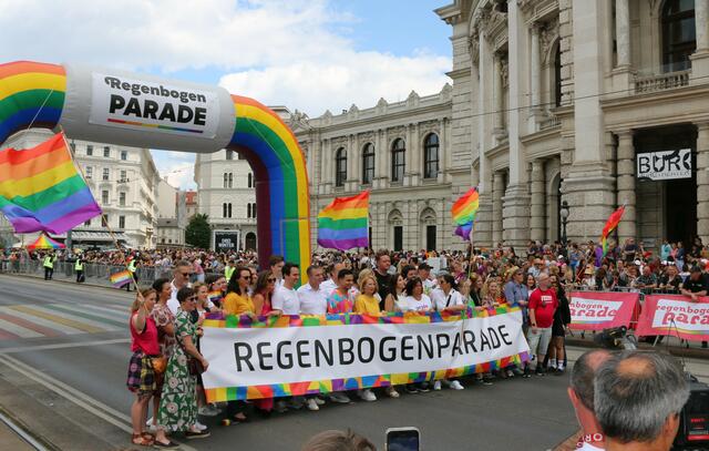 Vienna Pride: Regenbogenparade Wien 2023 - Wien