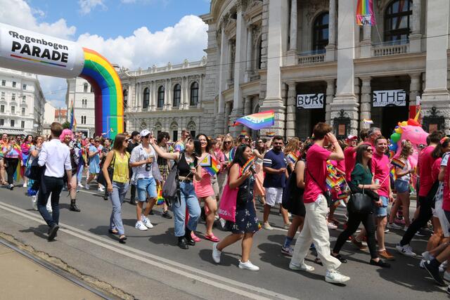 Vienna Pride: Regenbogenparade Wien 2023 - Wien