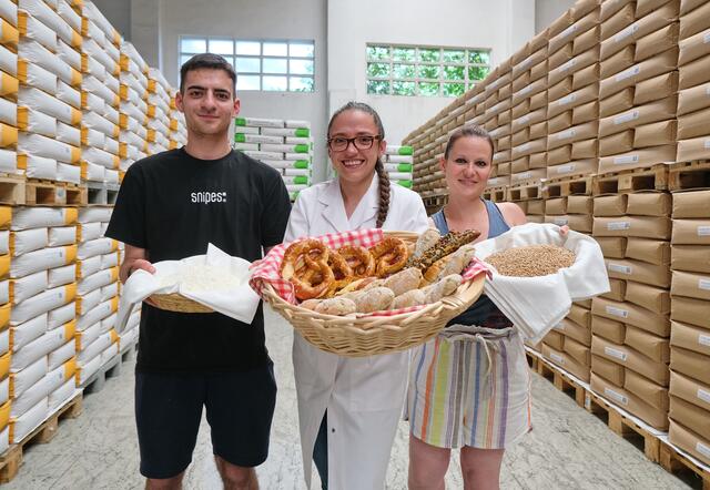 Einblicke: Badens Bäckerlehrlinge auf „Mühlentag“ in Guntramsdorf - Baden