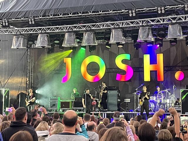Josh. & Band Open Air Konzert: Hunderte Fans ließen Hollabrunn beben ...