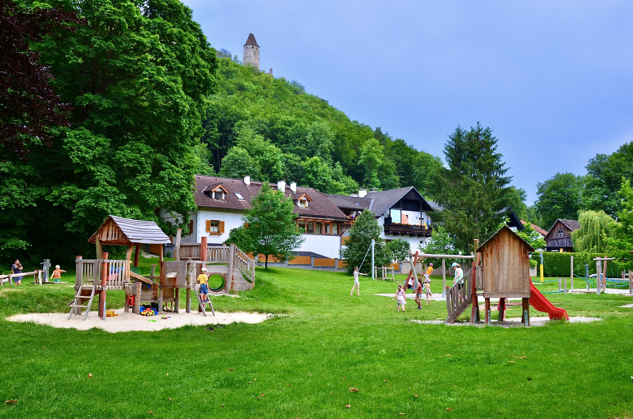 Großer Spielplatzatlas NÖ: Spielplätze im Bezirk sind spitze - Neunkirchen