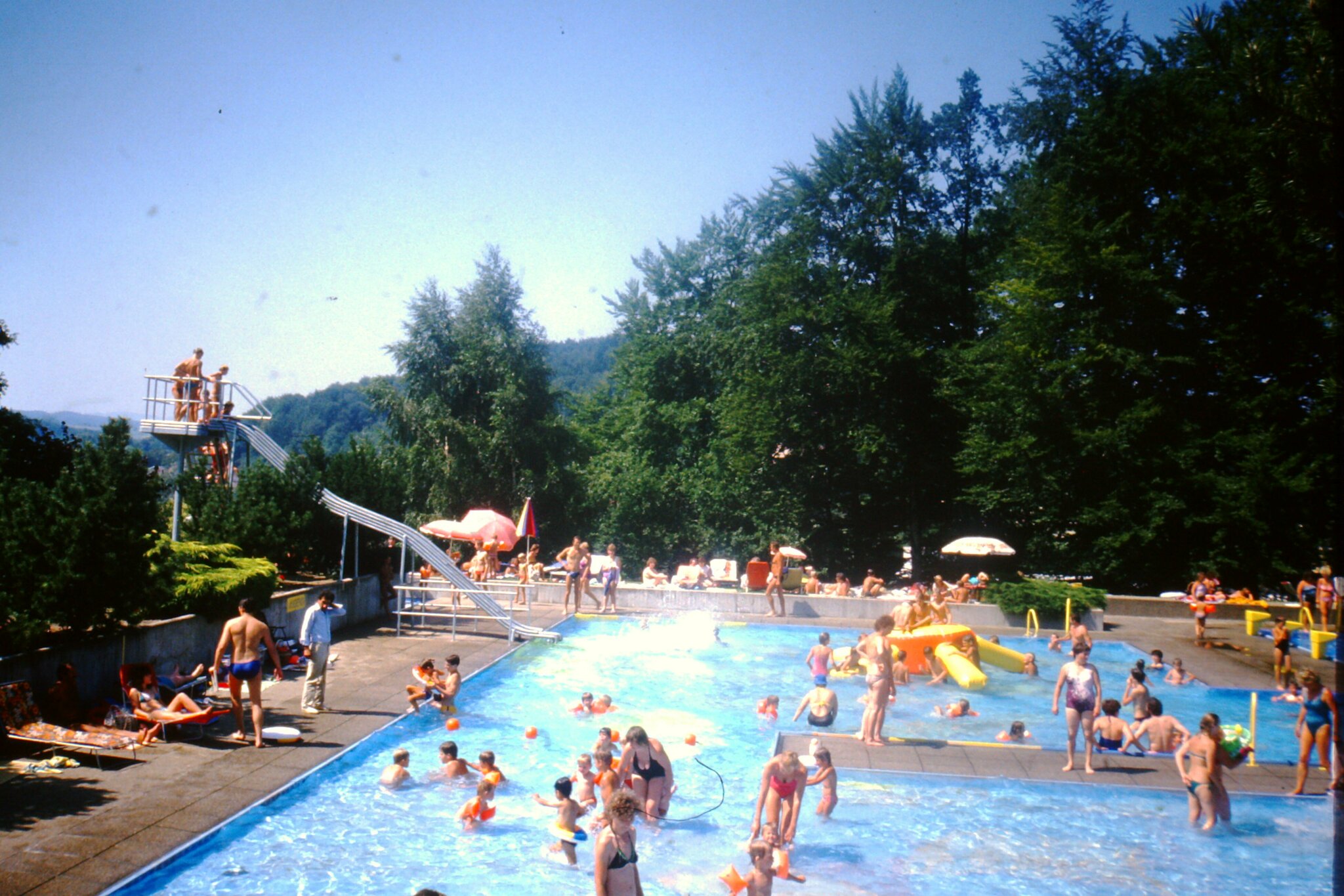 Freibad Attnang-Puchheim: Große Party zum 50. Geburtstag des Apumare ...