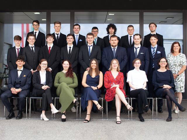 Maturafotos der HTL Grieskirchen: Bildergalerie: Schüler erhalten ...