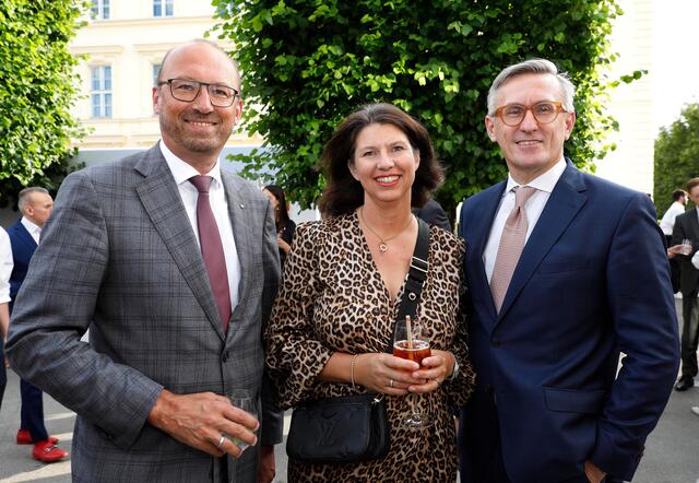 Bildergalerie: Raiffeisenlandesbank OÖ lud zum Sommerempfang vor die ...