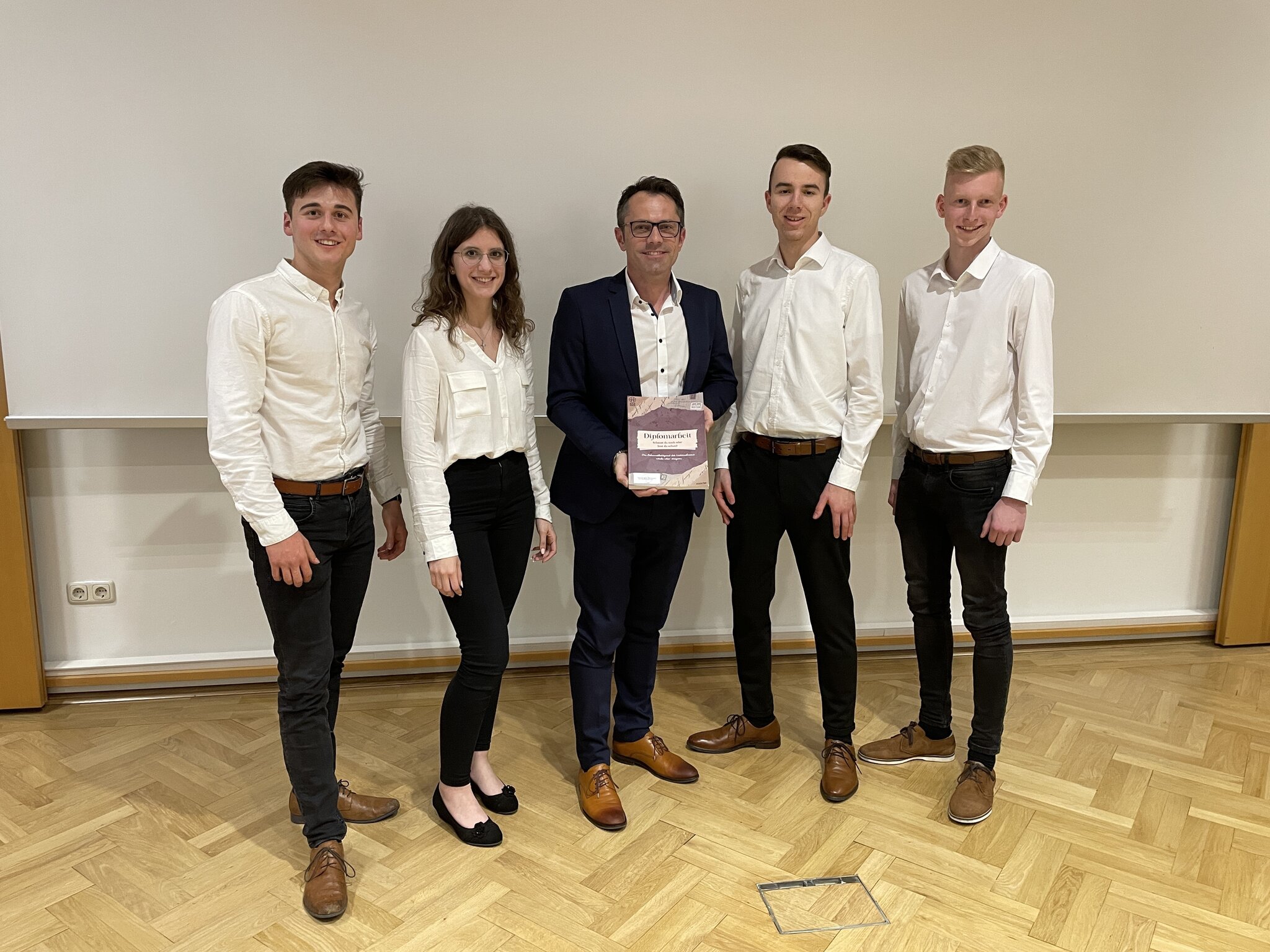 Wir feiern 50 Jahre: Diplomprojekt der HAK Weiz blickt hinter die Kulissen der "Woche" - Weiz