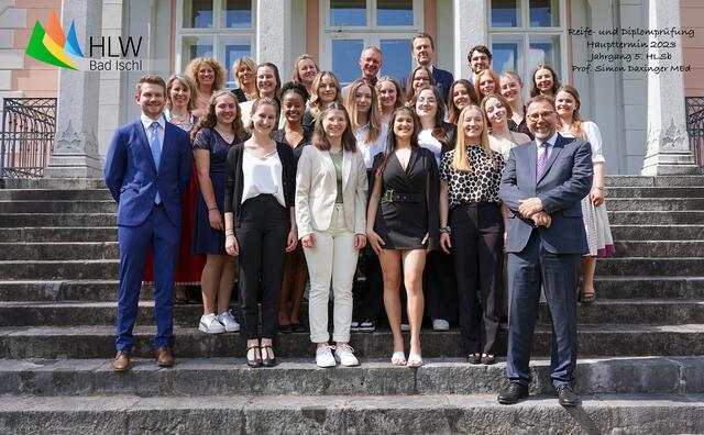 Ein besonders guter Jahrgang: Matura und Abschlussprüfung an der HLW ...