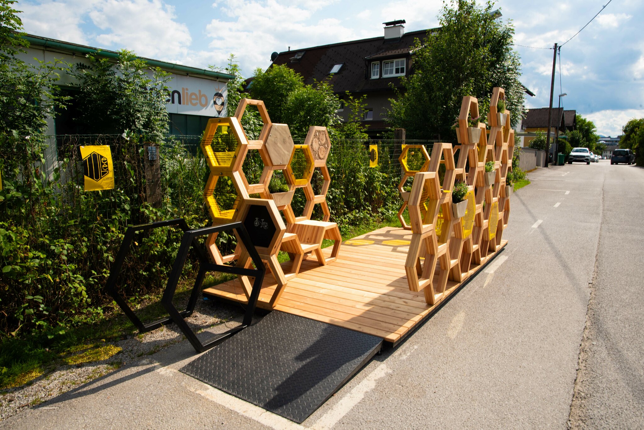 Im öffentlichen Raum: Neue "Parklets" laden zum Verweilen ein - Salzburg-Stadt