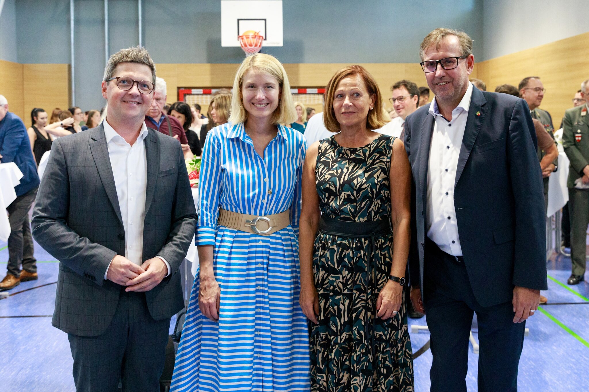 Neueröffnung der VS Enns: Ennser Volksschule erstrahlt in neuem Glanz ...