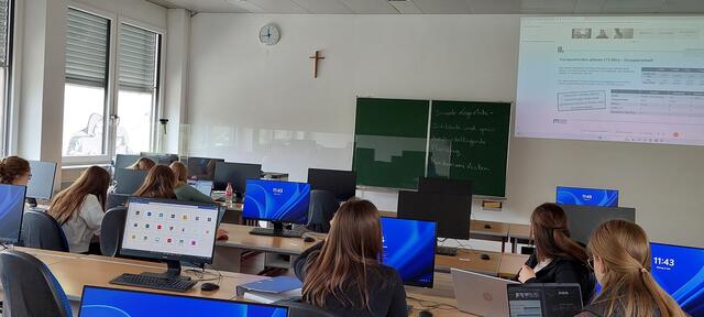 Wissenschaft trifft Schule: Young Science-Workshops am Elisabethinum - Pongau