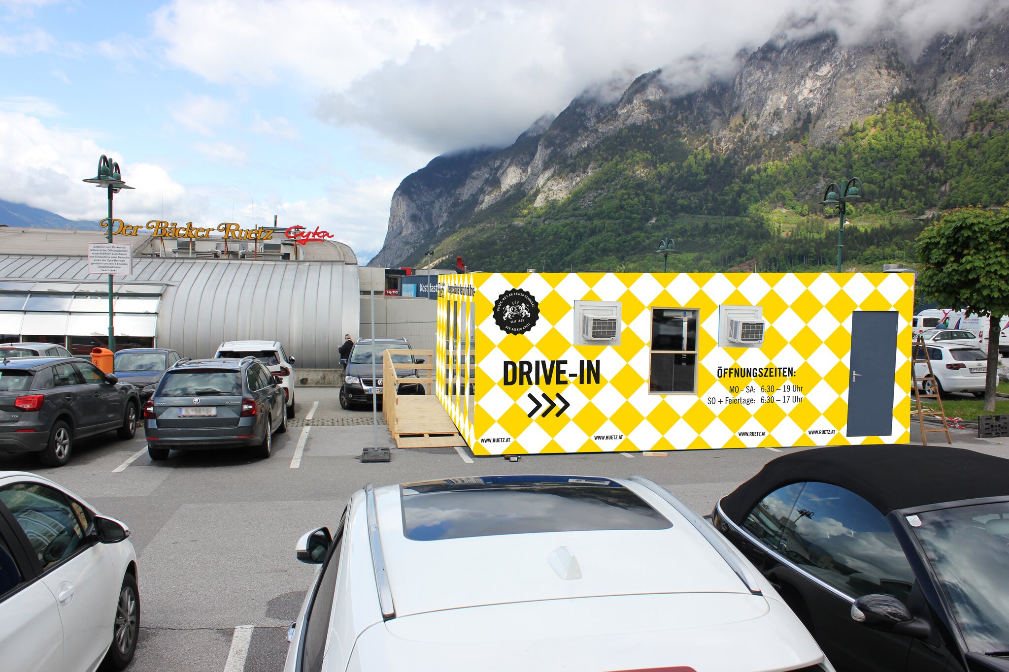 Kaffeepause gefällig?: Ruetz-Umbau in Völs lädt zum Verweilen ein ...