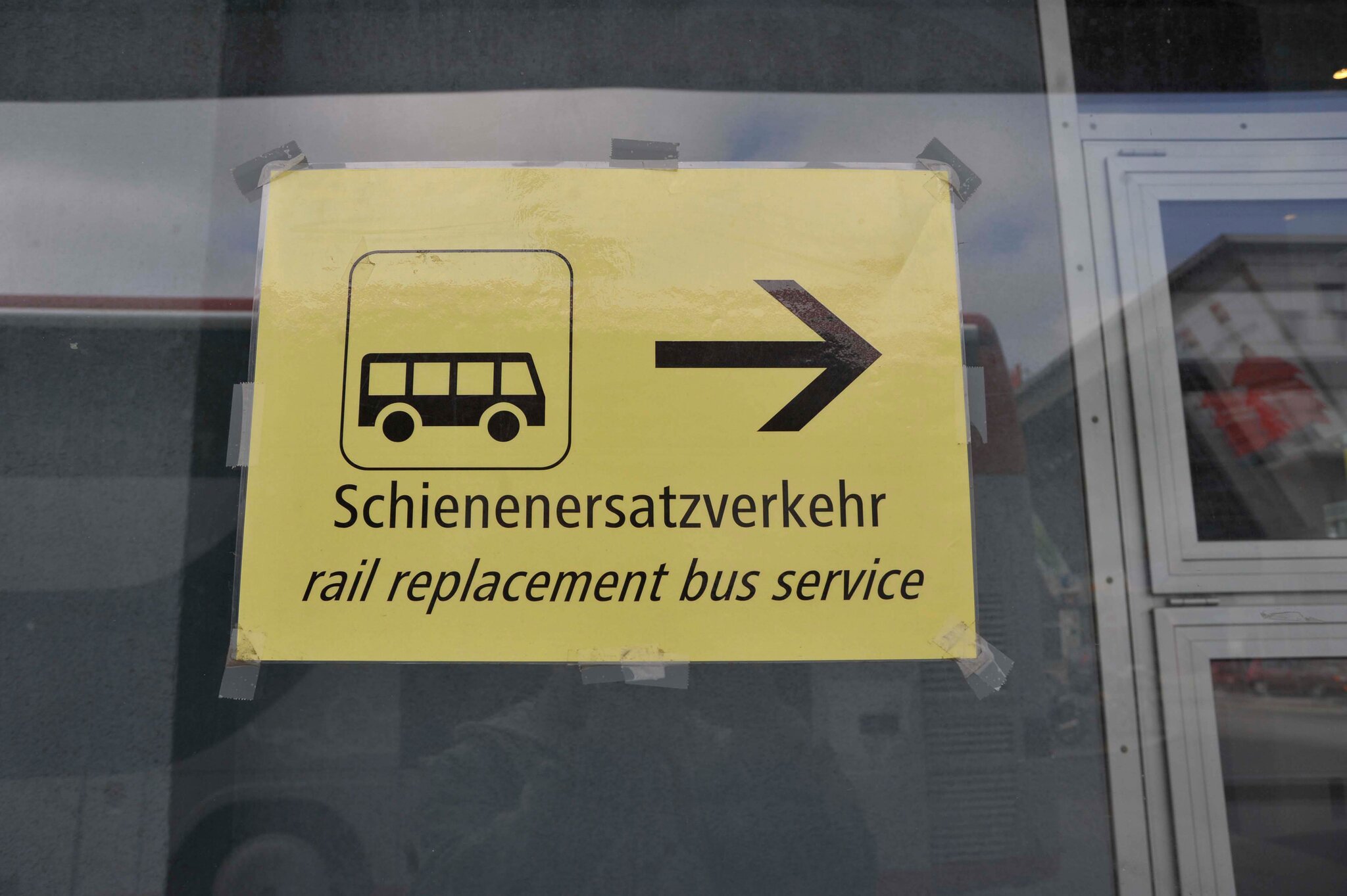 Schienenersatzverkehr: Baustellensommer im Bahnnetz: Bezirk Ried betroffen - Ried