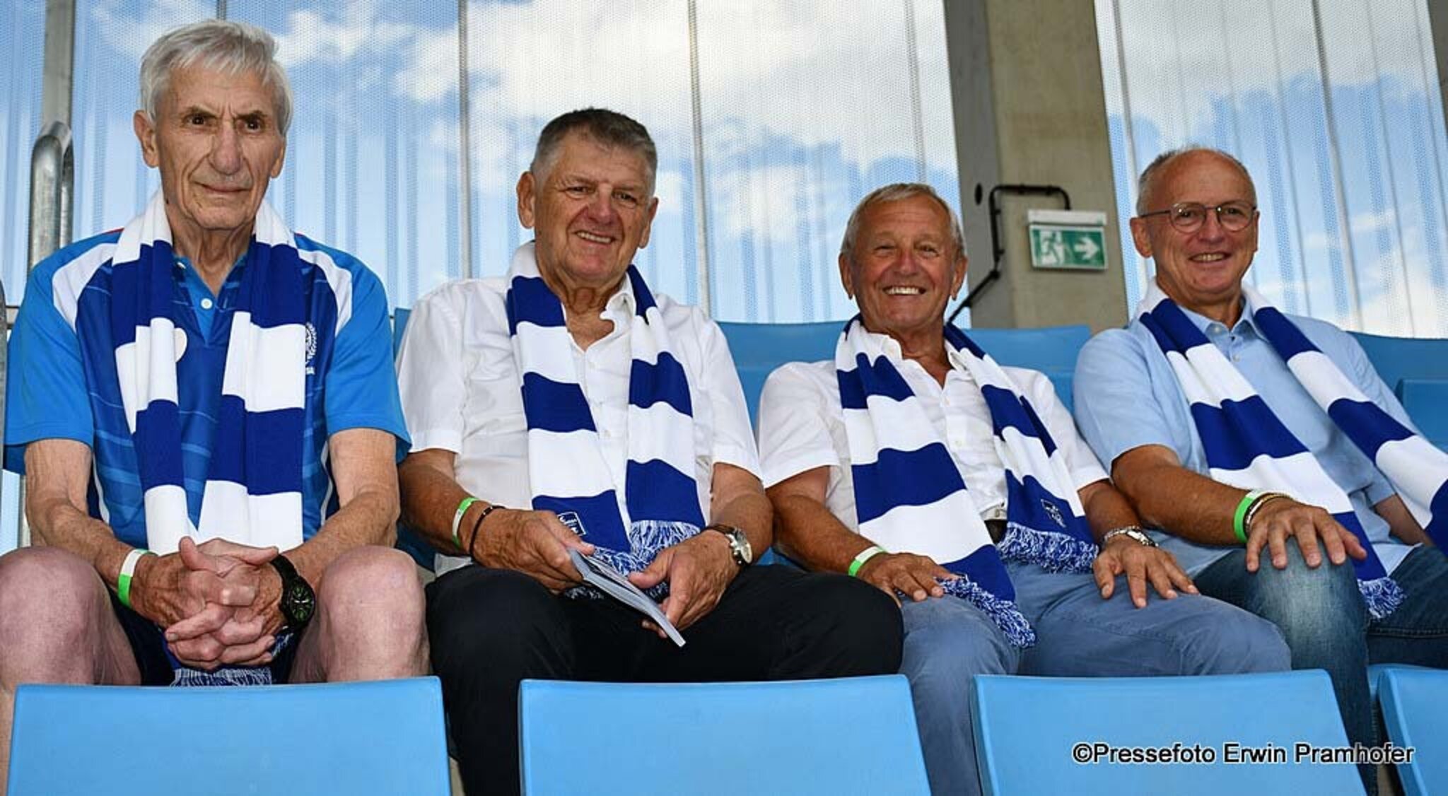 Blau-Weiß Stadion für Besucher geöffnet: Viele BW Fans und ...