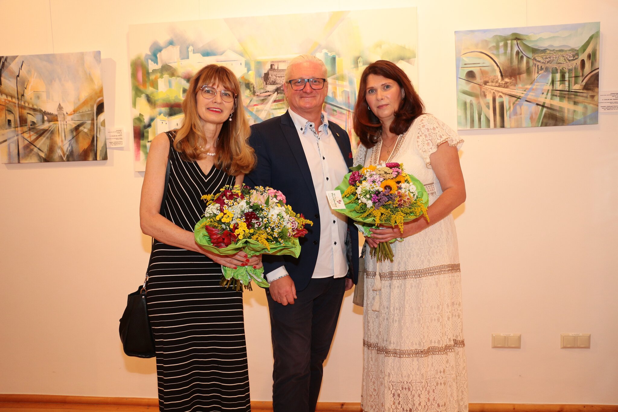 Alle wollten dabei sein...: Doppelvernissage füllte das Schloss ...