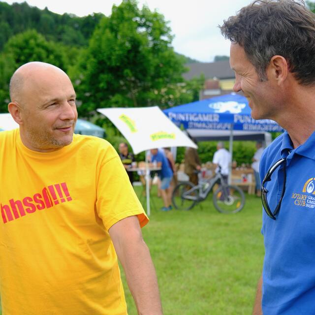 Rotary Club Graz-Umgebung Nord: 3.000 Glücksenten für den guten Zweck ...