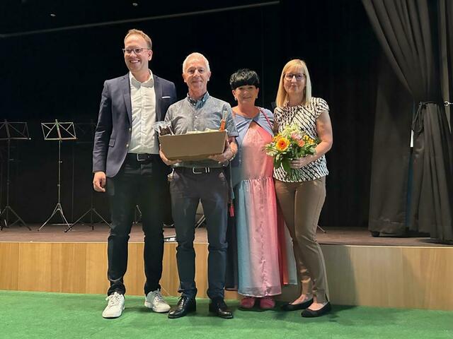 Pensionierung: Eine große Feier für den Sellrainer Volksschuldirektor ...