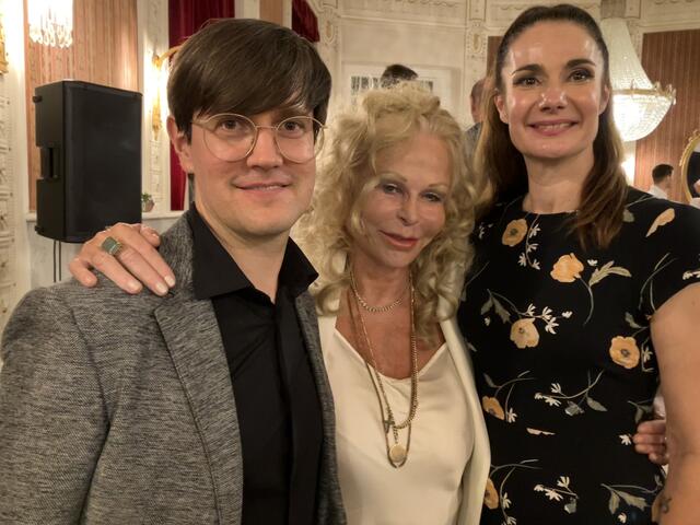 Bejubelter "Cabaret"-Musicalabend in Baden:: Wenn die Welt in Stücke ...