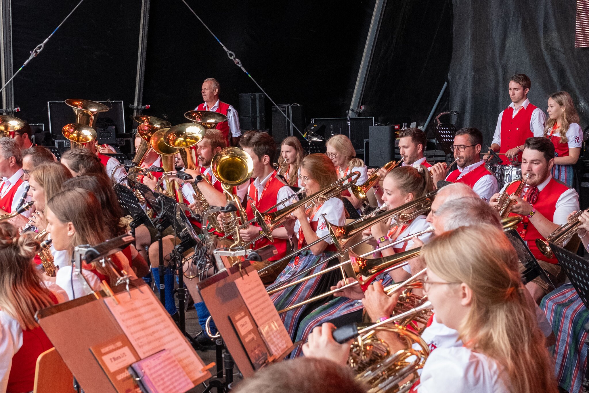 Konzert vor 19.000 Zuschauern: TMK Eben beim Woodstock der Blasmusik - Pongau